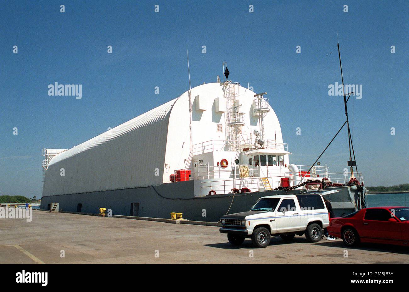 External fuel tanks hi-res stock photography and images - Alamy