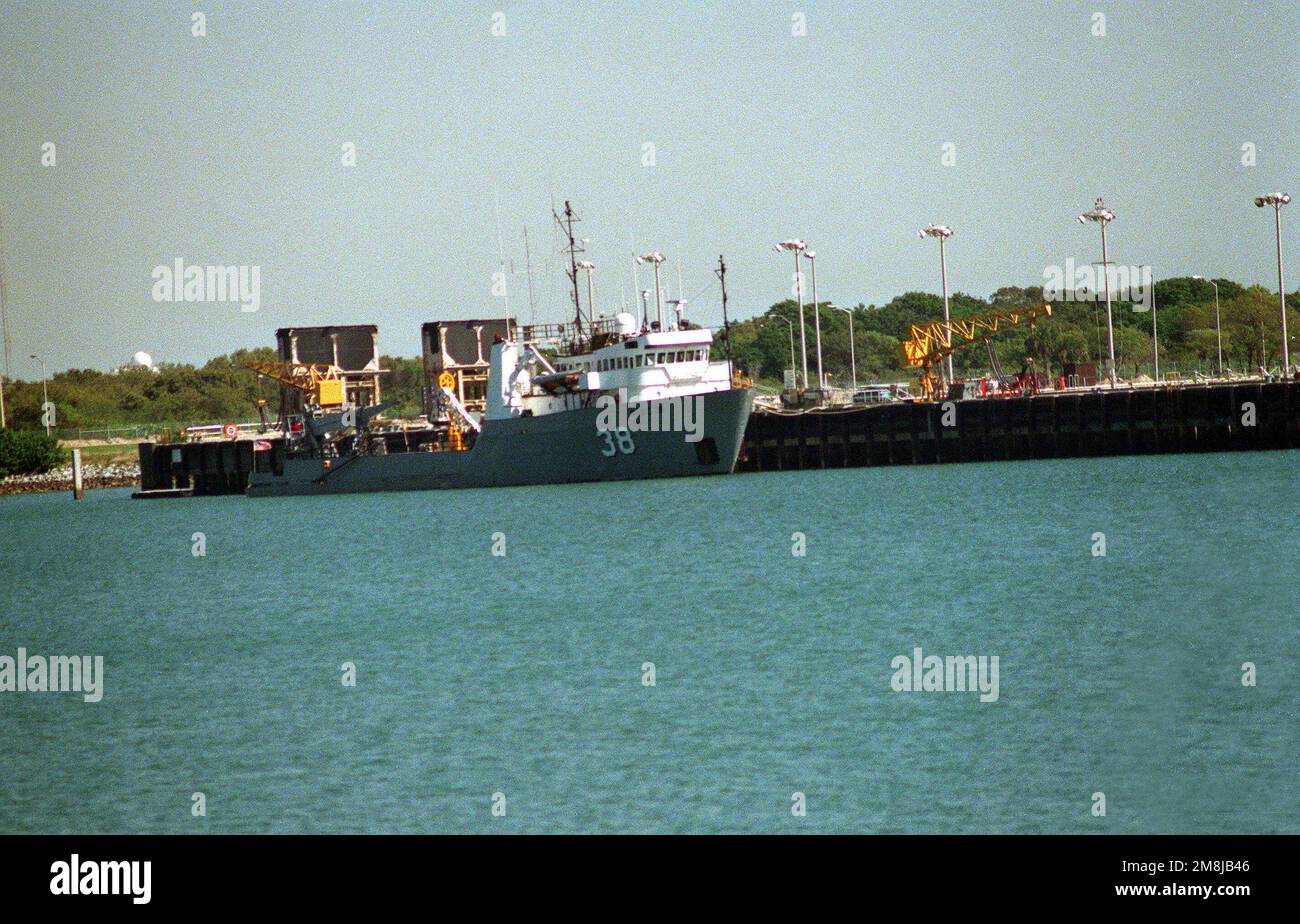 Sonobuoy hi-res stock photography and images - Alamy