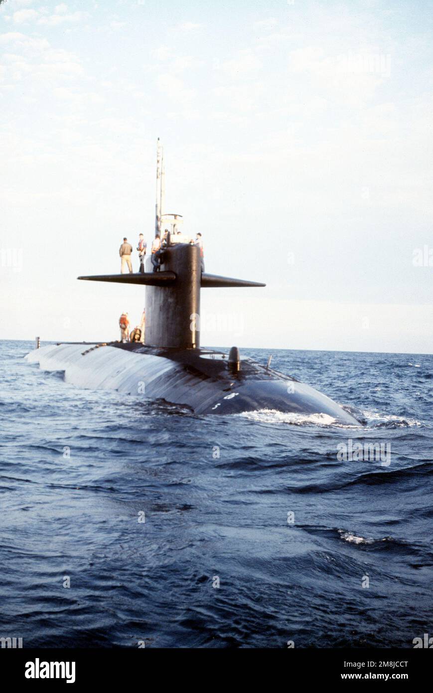 A starboard bow view of the nuclear-powered attack submarine USS GATO ...
