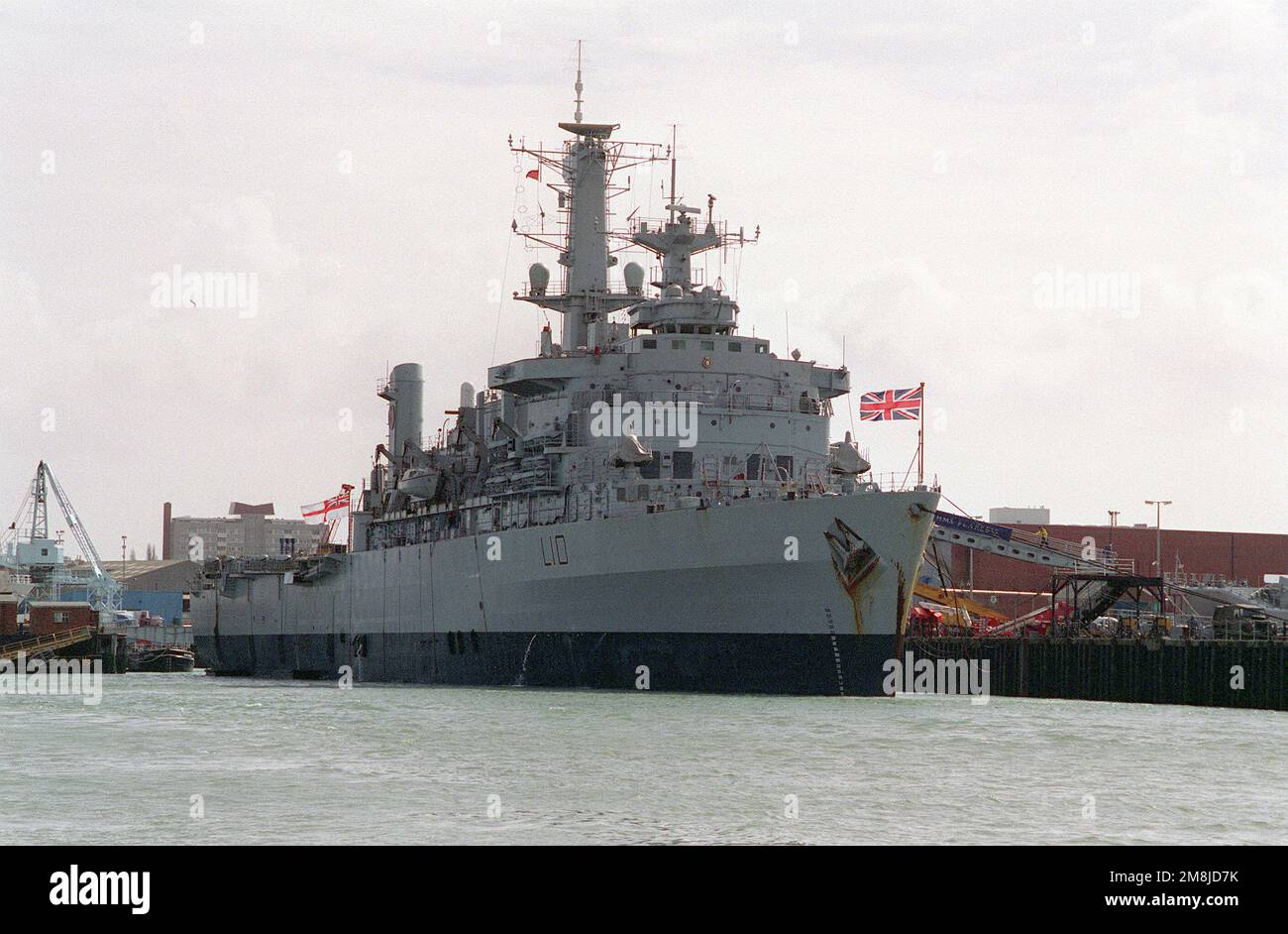 A starboard bow view of the assault landing ship HMS FEARLESS (L-10 ...