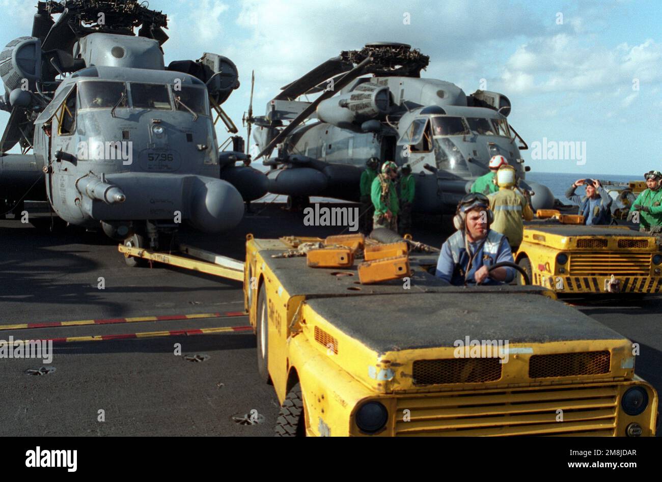 Helicopters personnel on flight hi-res stock photography and images - Alamy