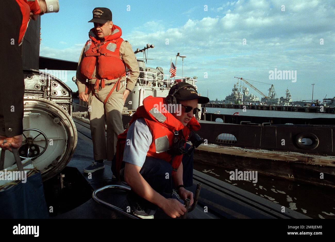 SENIOR CHIEF Sonar Technician (STCS) Peter Manias and SEAMAN (SN) Chad ...