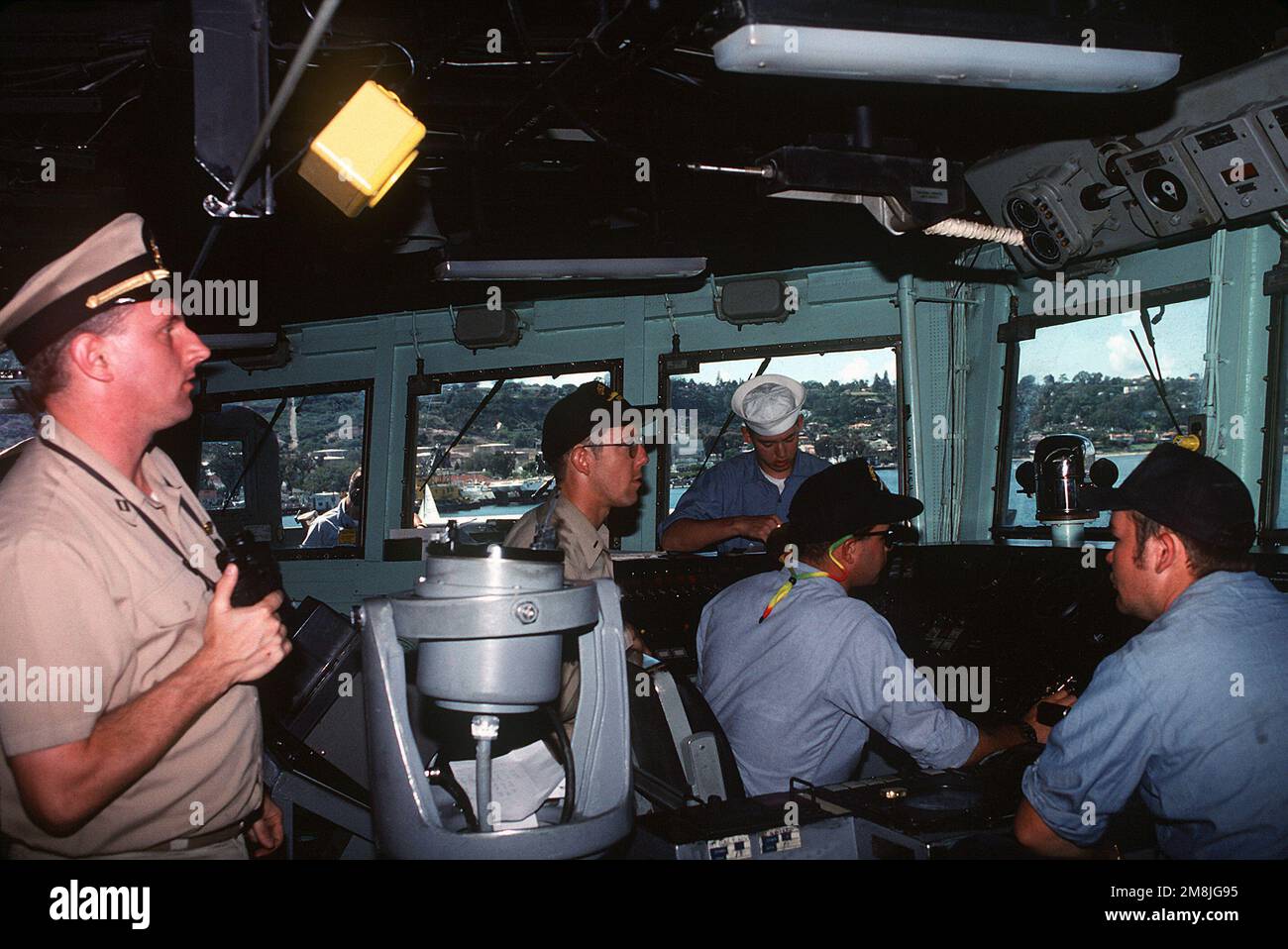 Members of the bridge crew of the guided missile frigate USS GARY (FFG ...