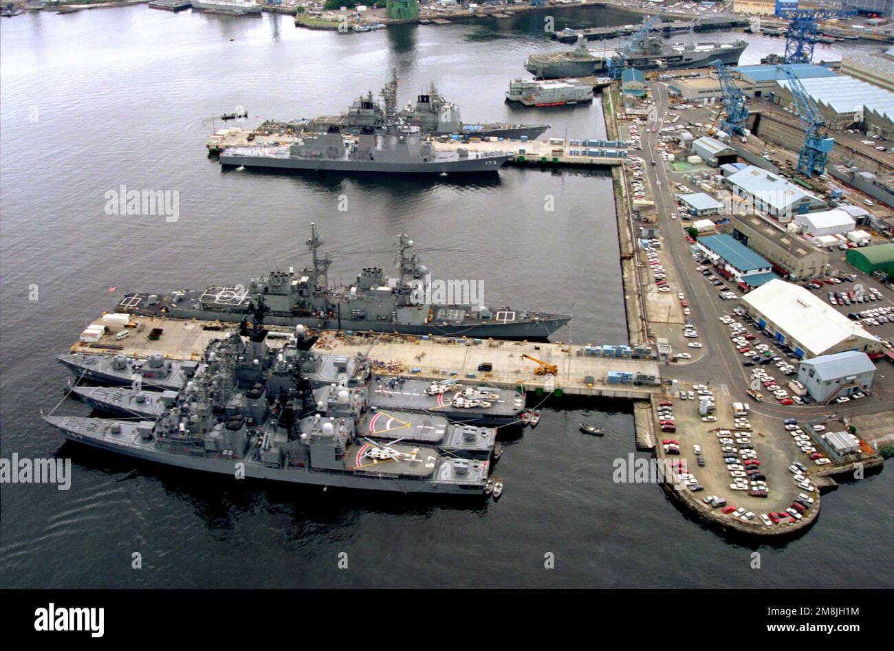 Yokosuka station hi-res stock photography and images - Alamy