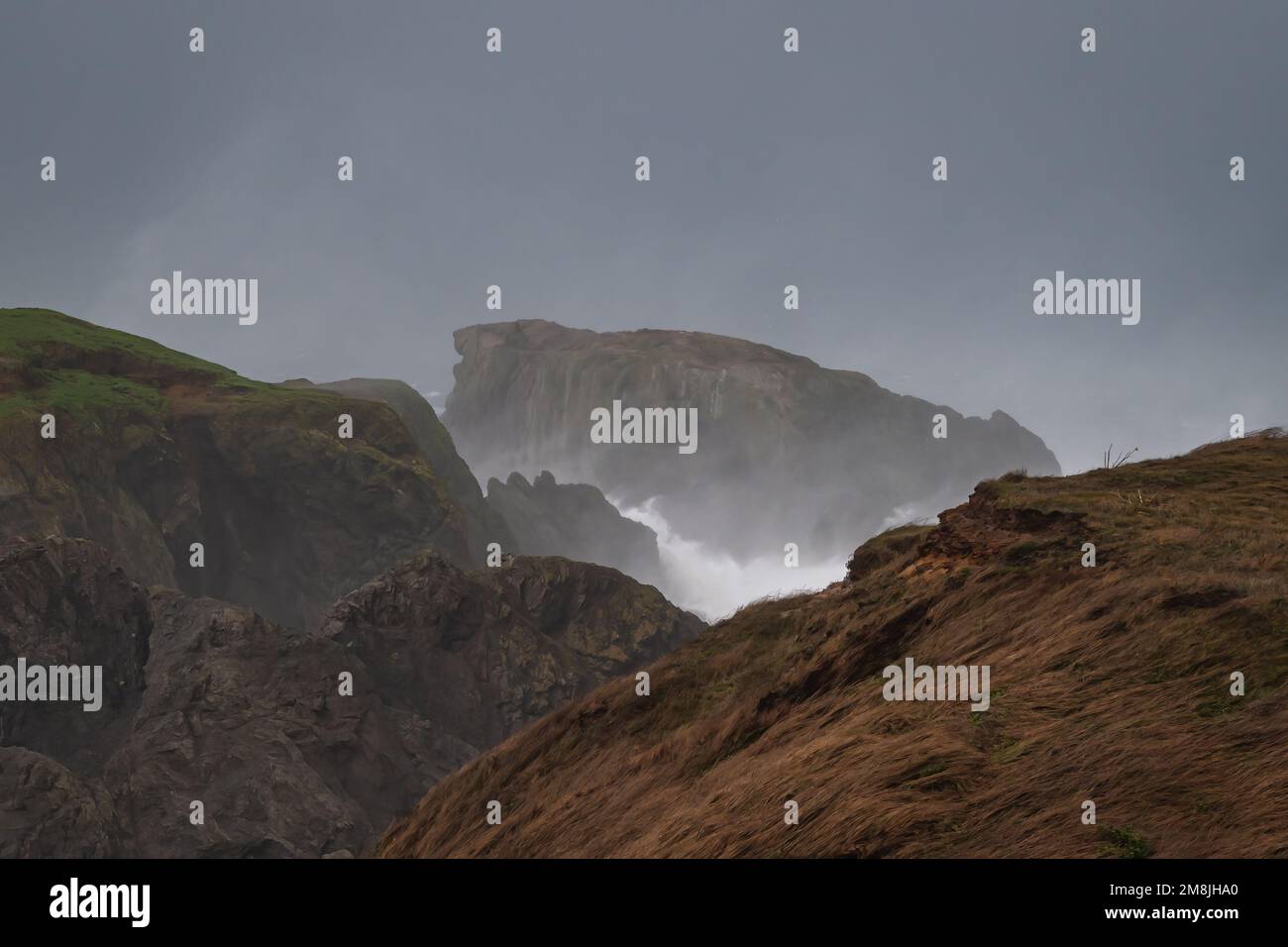 Winter storm at the Oregon Coast. Waves crash on rocks Stock Photo - Alamy