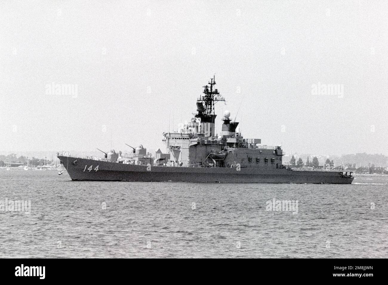 A port side view of the Japanese Maritime Self-Defense Force (JMSDF ...