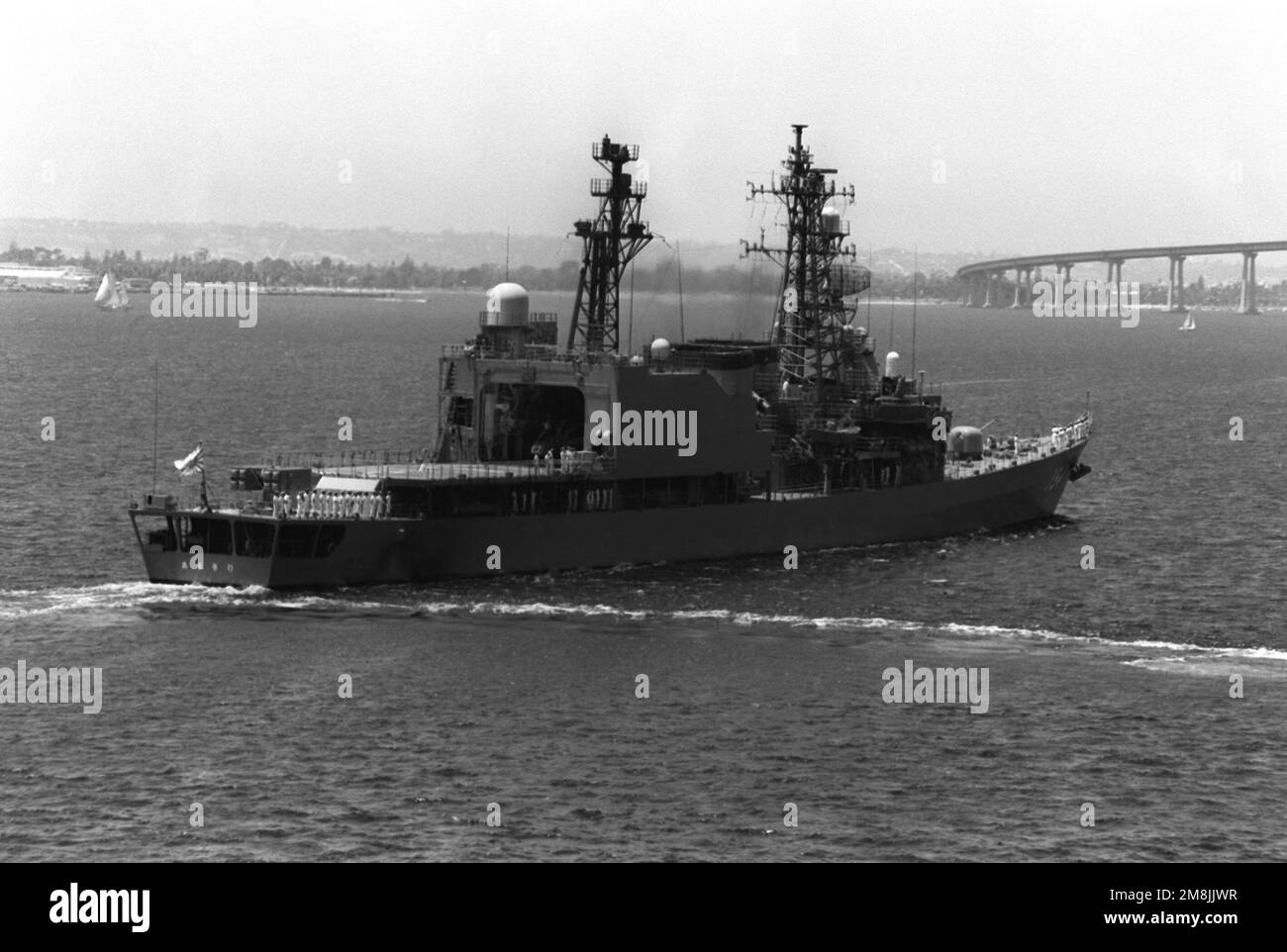 Starboard quarter view of the Japanese Maritime Self Defense Force ...