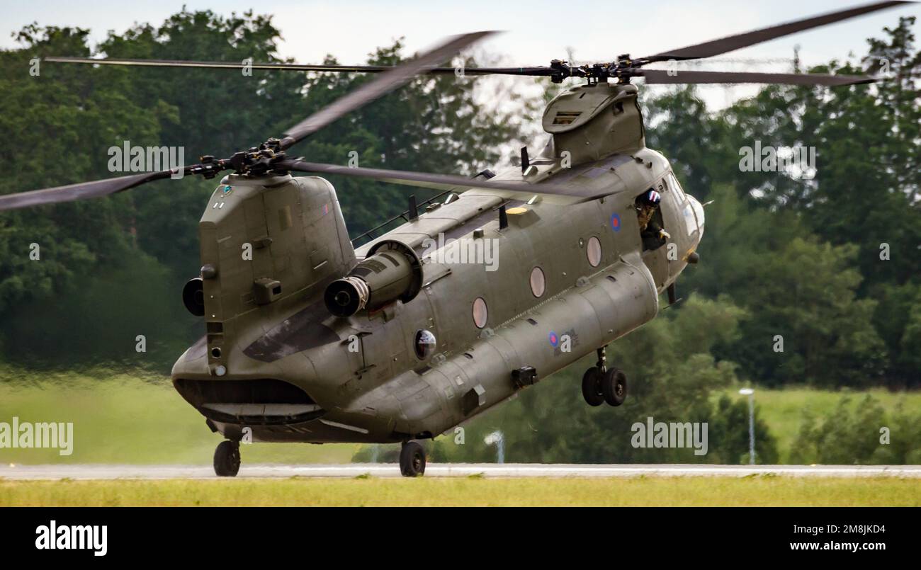 Royal Air Force CH-47 Chinook cargo helicopter arriving at Berlin ...