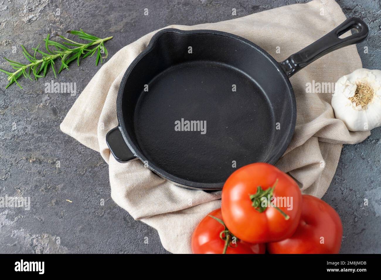 Empty pan non stick hi-res stock photography and images - Alamy