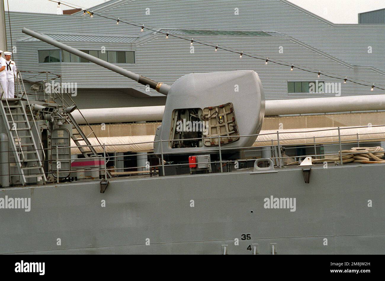 Stern mounted hi-res stock photography and images - Alamy