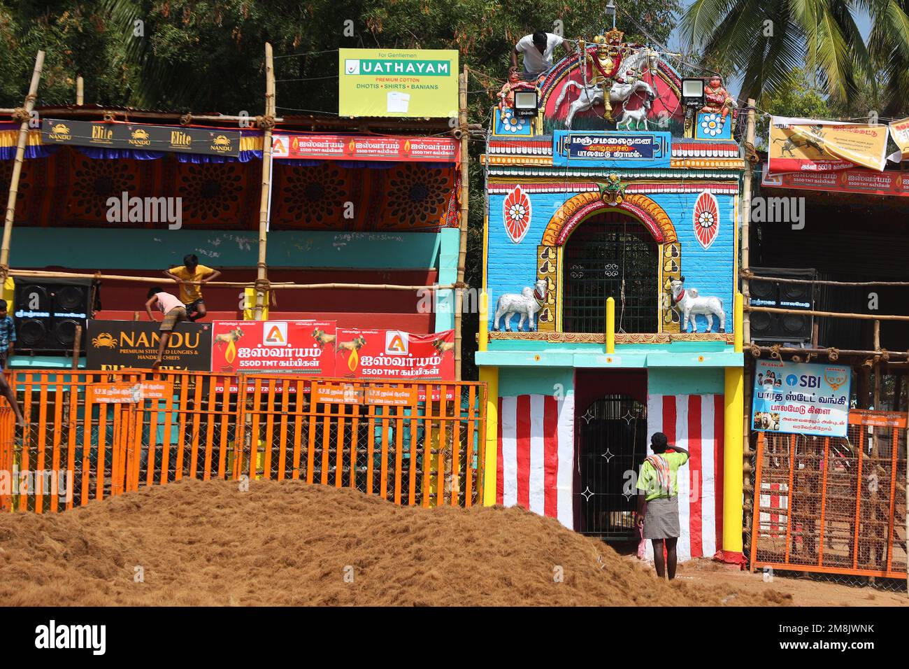 Madurai, Tamil Nadu, India. 14th Jan, 2023. Children play near the ...