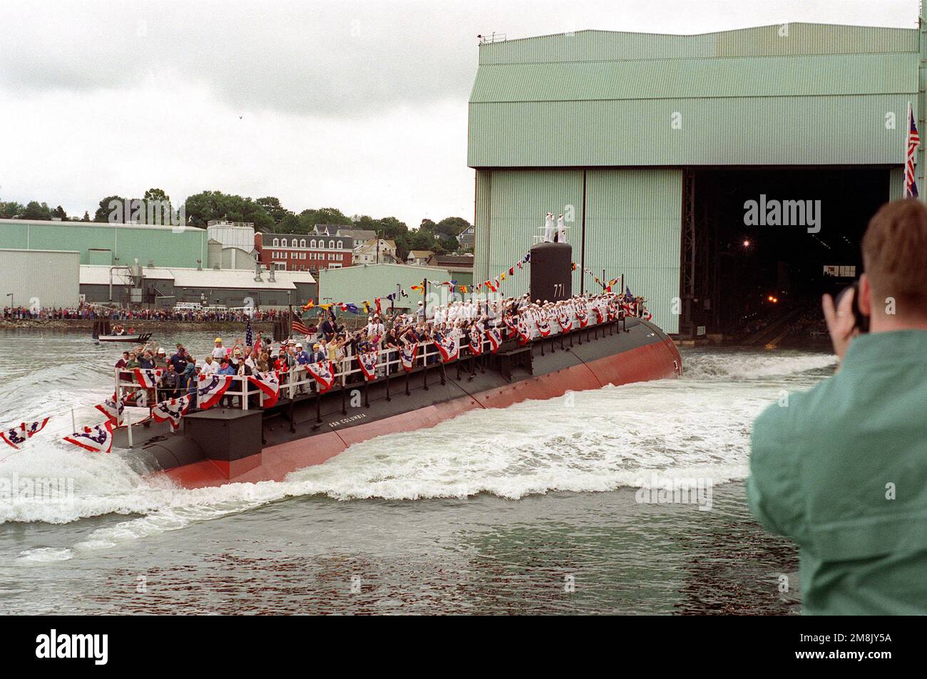 A starboard quarter view of the nuclear-powered attack submarine ...