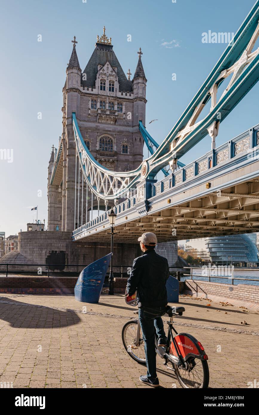 Looking at London's Tower Bridge from the Thames riverside promenade ...