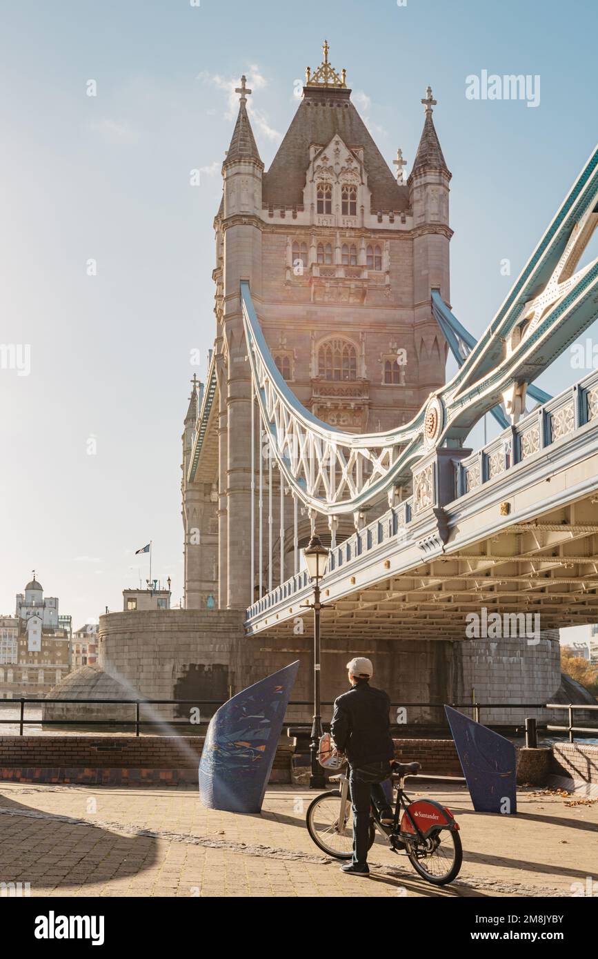 Looking at London's Tower Bridge from the Thames riverside promenade ...