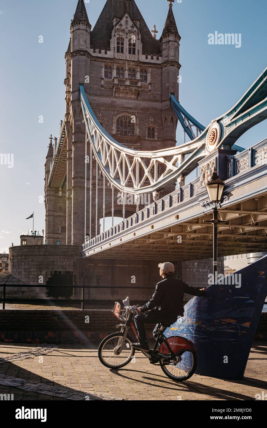 Looking at London's Tower Bridge from the Thames riverside promenade ...