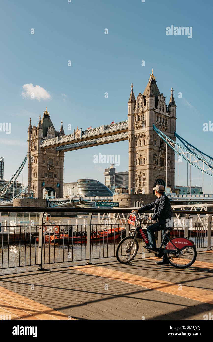 Looking at London's Tower Bridge from the Thames riverside promenade ...