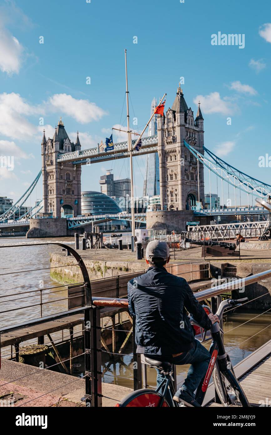 Looking at London's Tower Bridge from the Thames riverside promenade ...