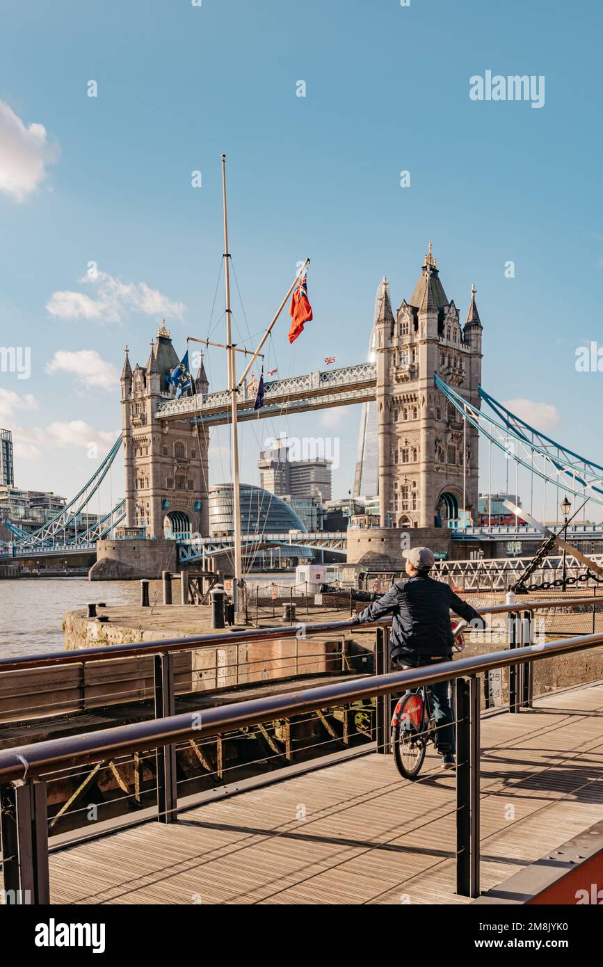 Looking at London's Tower Bridge from the Thames riverside promenade ...
