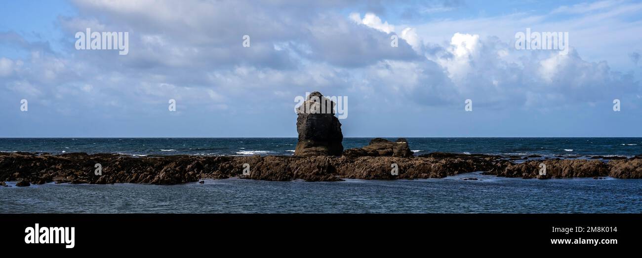 Closer the Thurlestone Rock, Devon, UK Stock Photo - Alamy