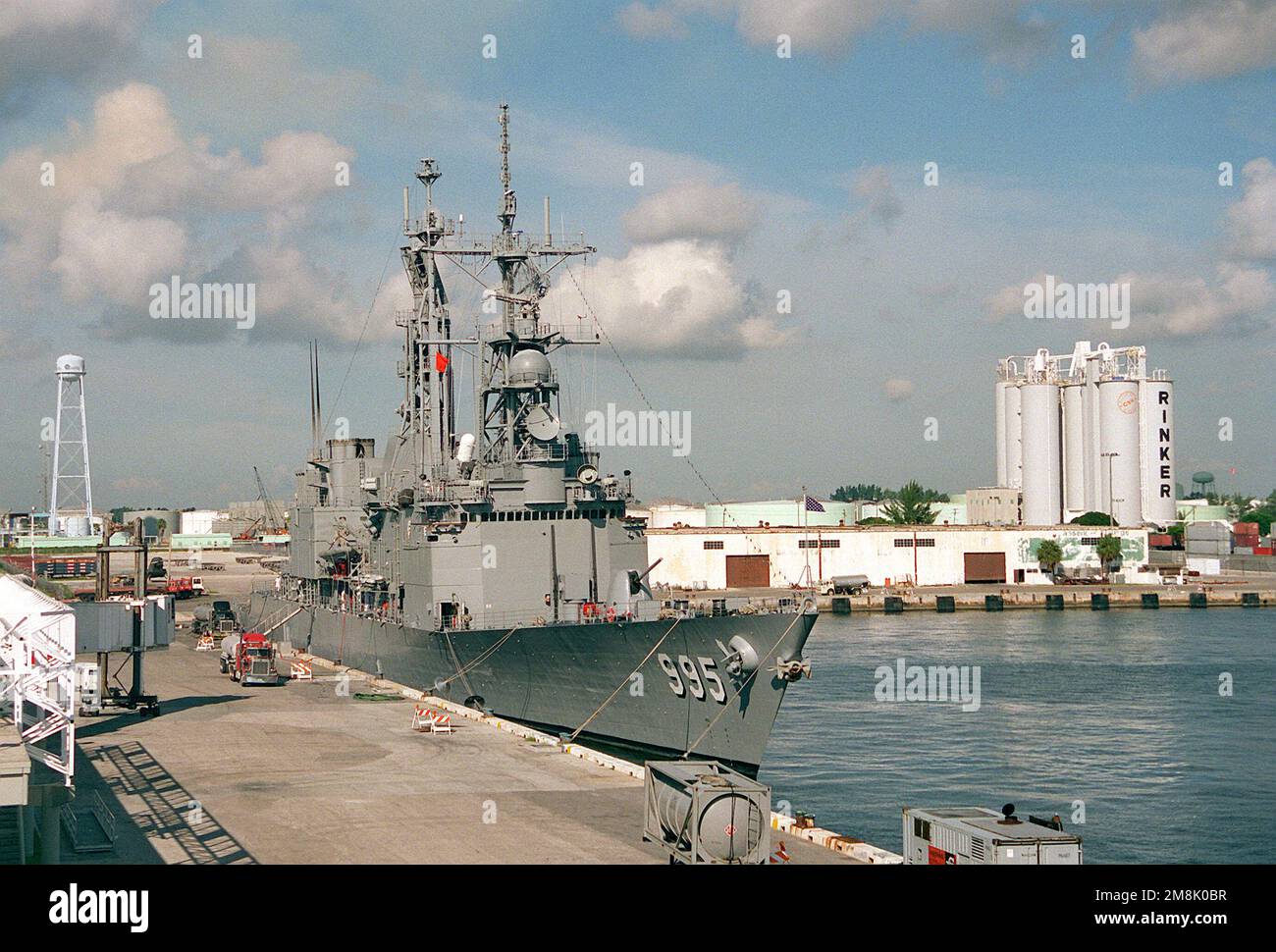 A starboard bow view of the guided missile destroyer USS SCOTT (DDG-995 ...