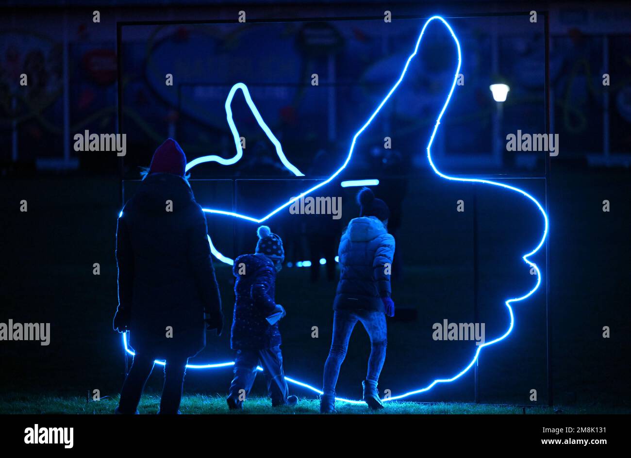 Erfurt, Germany. 14th Jan, 2023. Visitors look at an installation ...