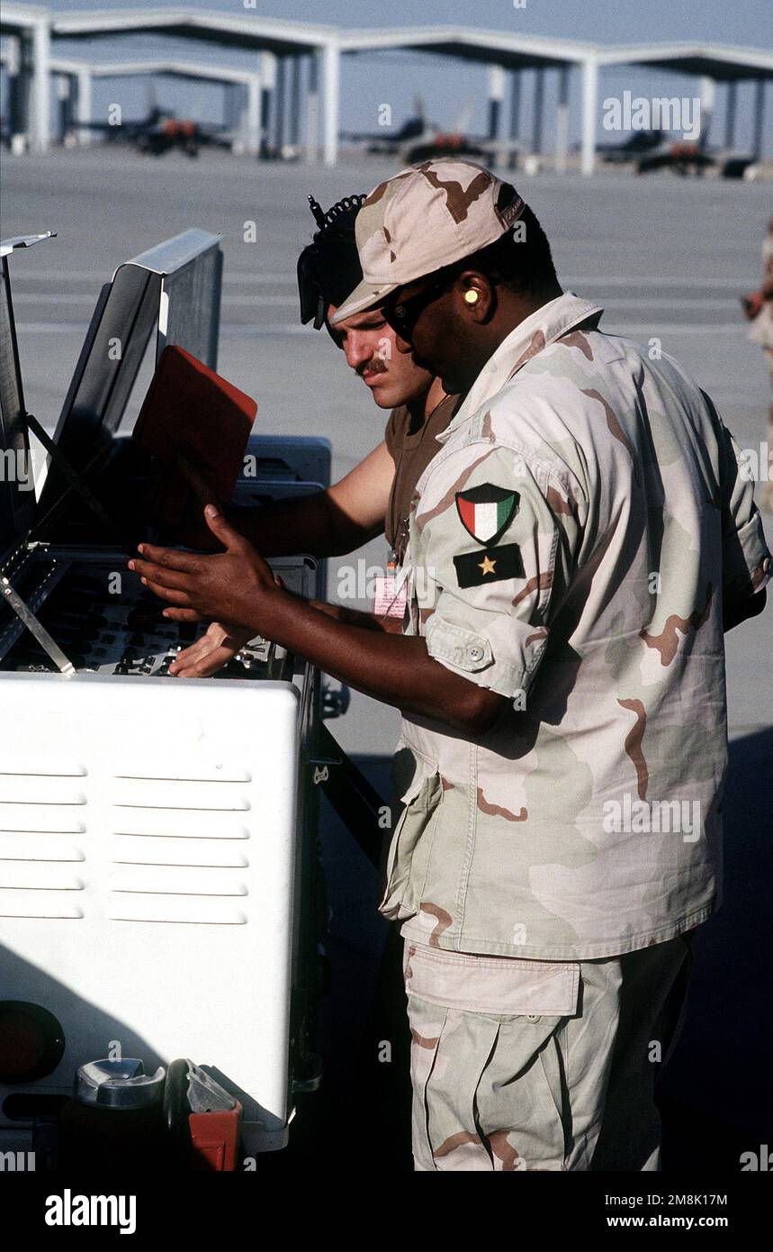 The Kuwaiti soldiers from Al Ahmed Jabar Air Base, work with the ...