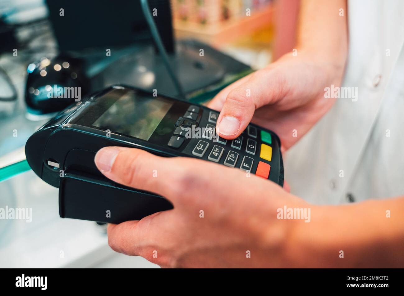 Contactless commerce hi-res stock photography and images - Alamy
