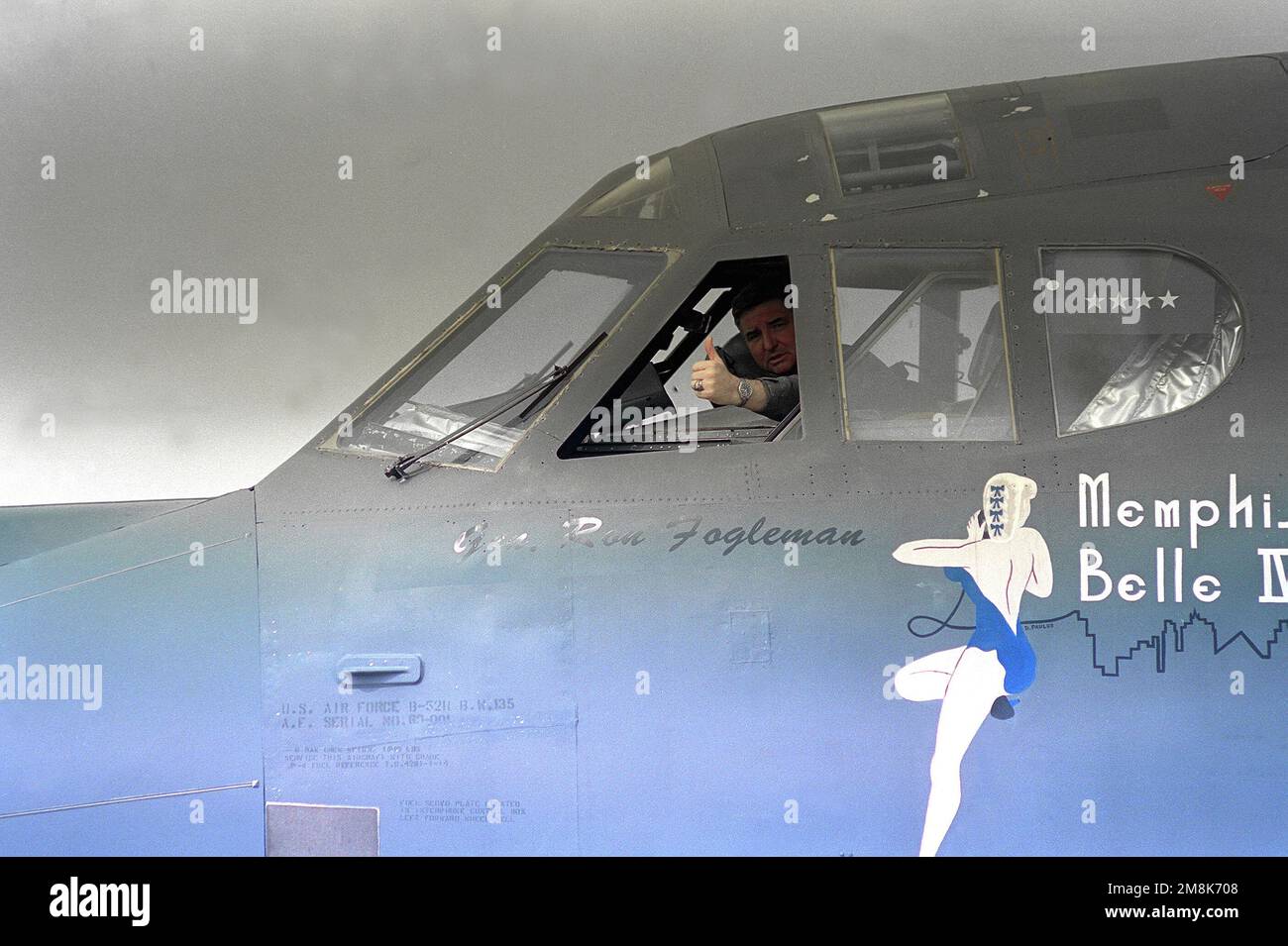 General Ronald Fogelman, Air Force CHIEF of STAFF, gives a thumbs up ...