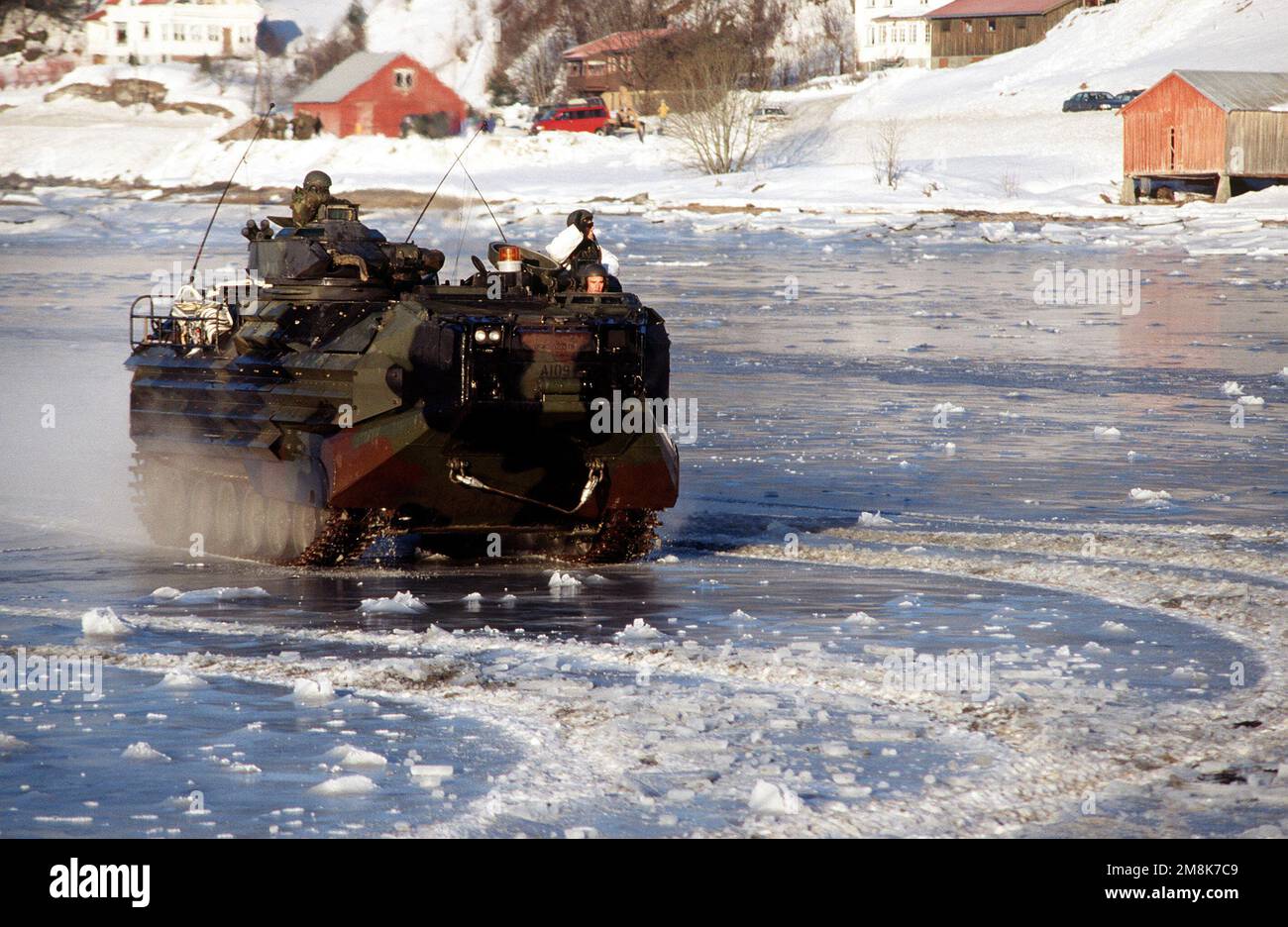 Assault amphibious vehicle aav hi-res stock photography and images - Alamy