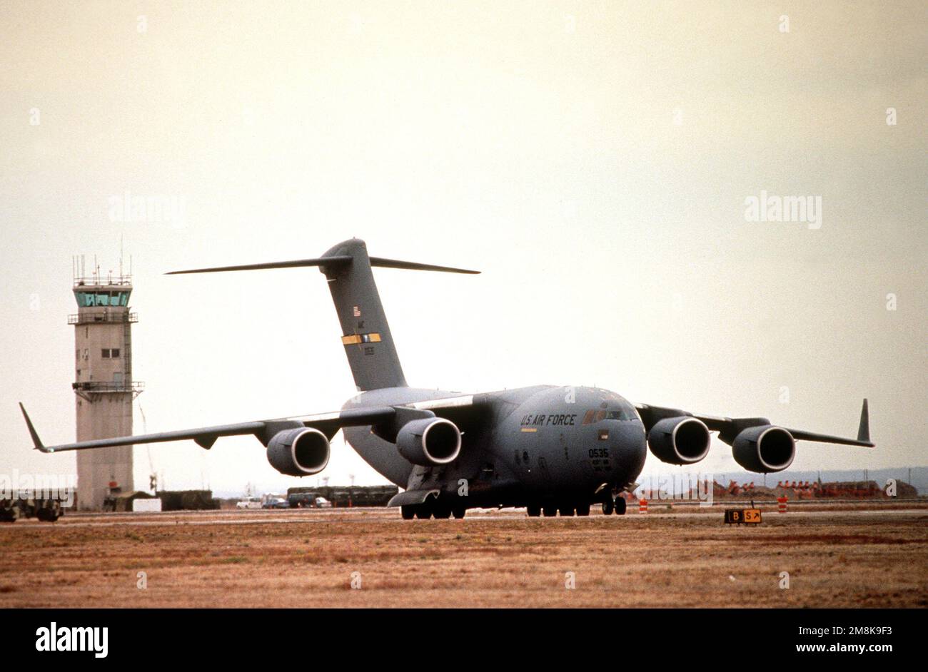 A 3/4 right side view of a US Air Force C-17 Globemaster III from ...