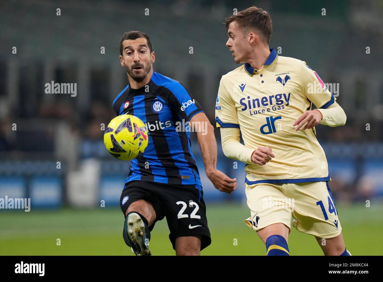 Inter Milan's Henrikh Mkhitaryan, left, and Verona's Ivan Ilic ...