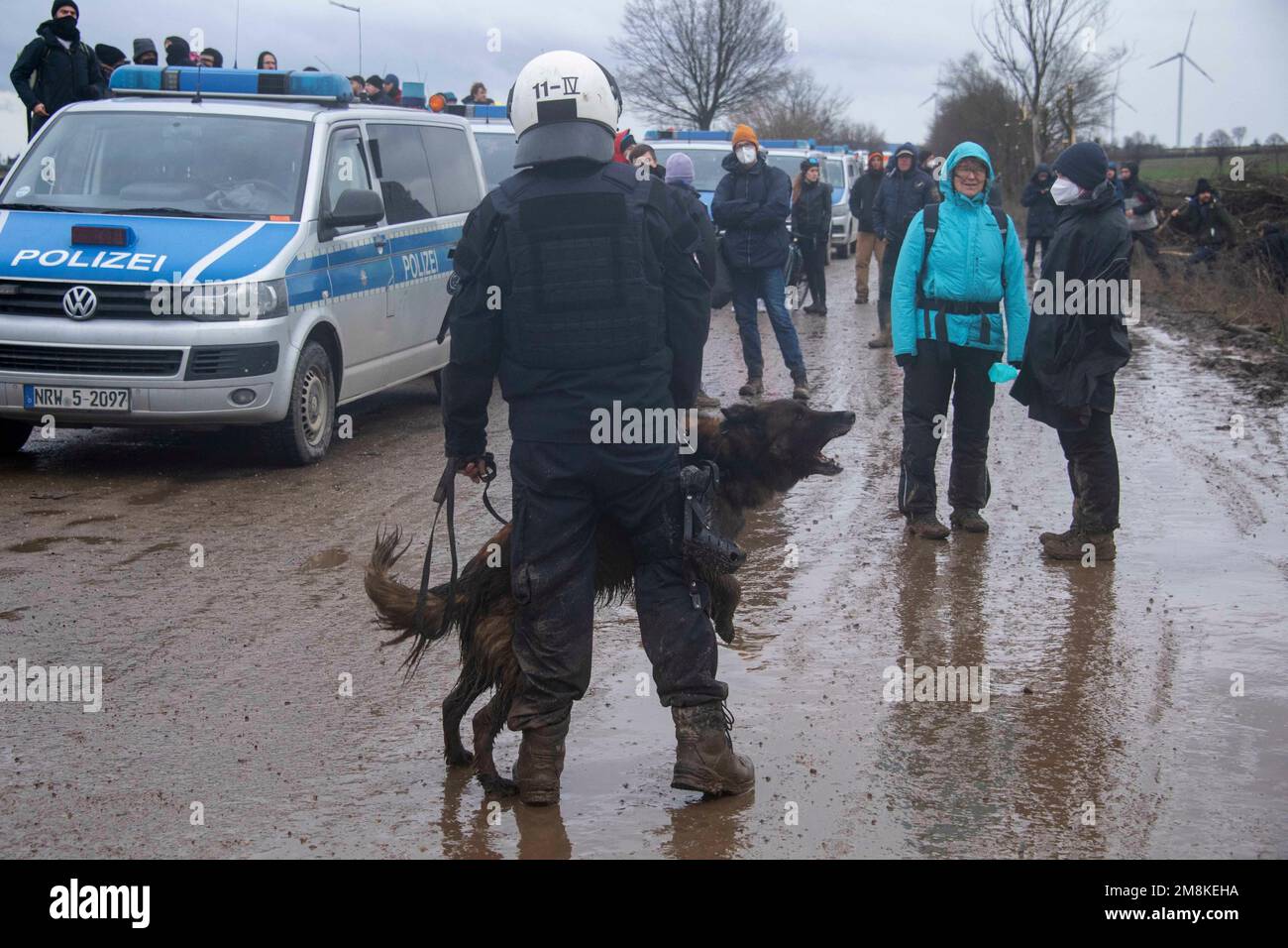 Luetzerath, Deutschland. 14th Jan, 2023. Dog handler of the police, The ...