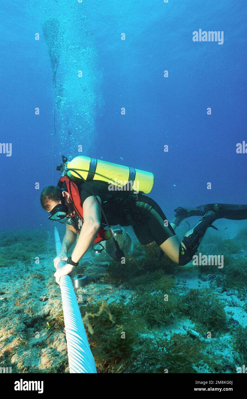 Underwater cable hi-res stock photography and images - Alamy
