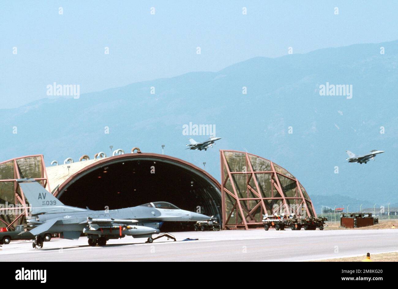 US Air Force F-16C Falcon aircraft from the 555th Fighter Squadron ...