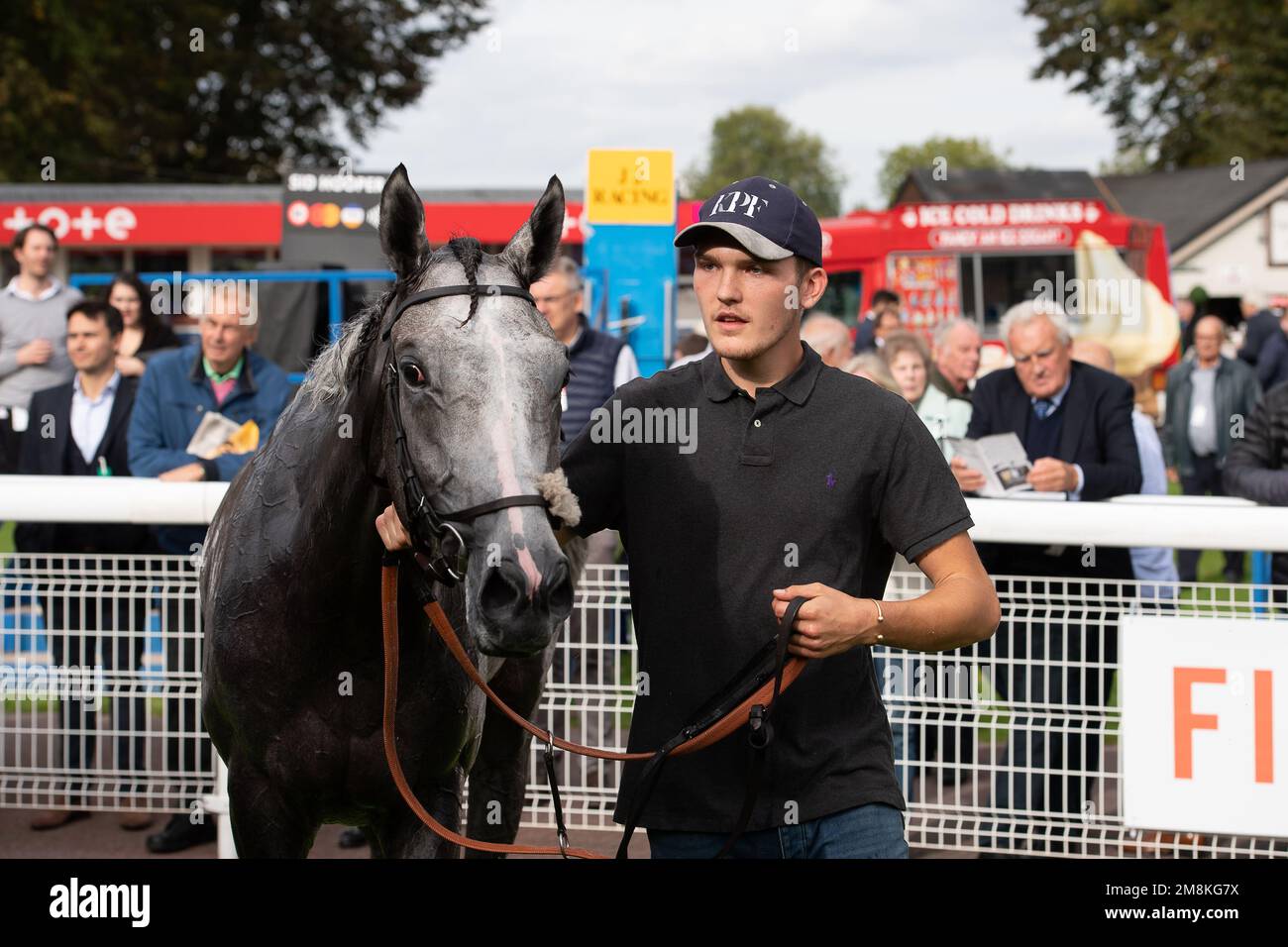 Guy pariente hi-res stock photography and images - Alamy