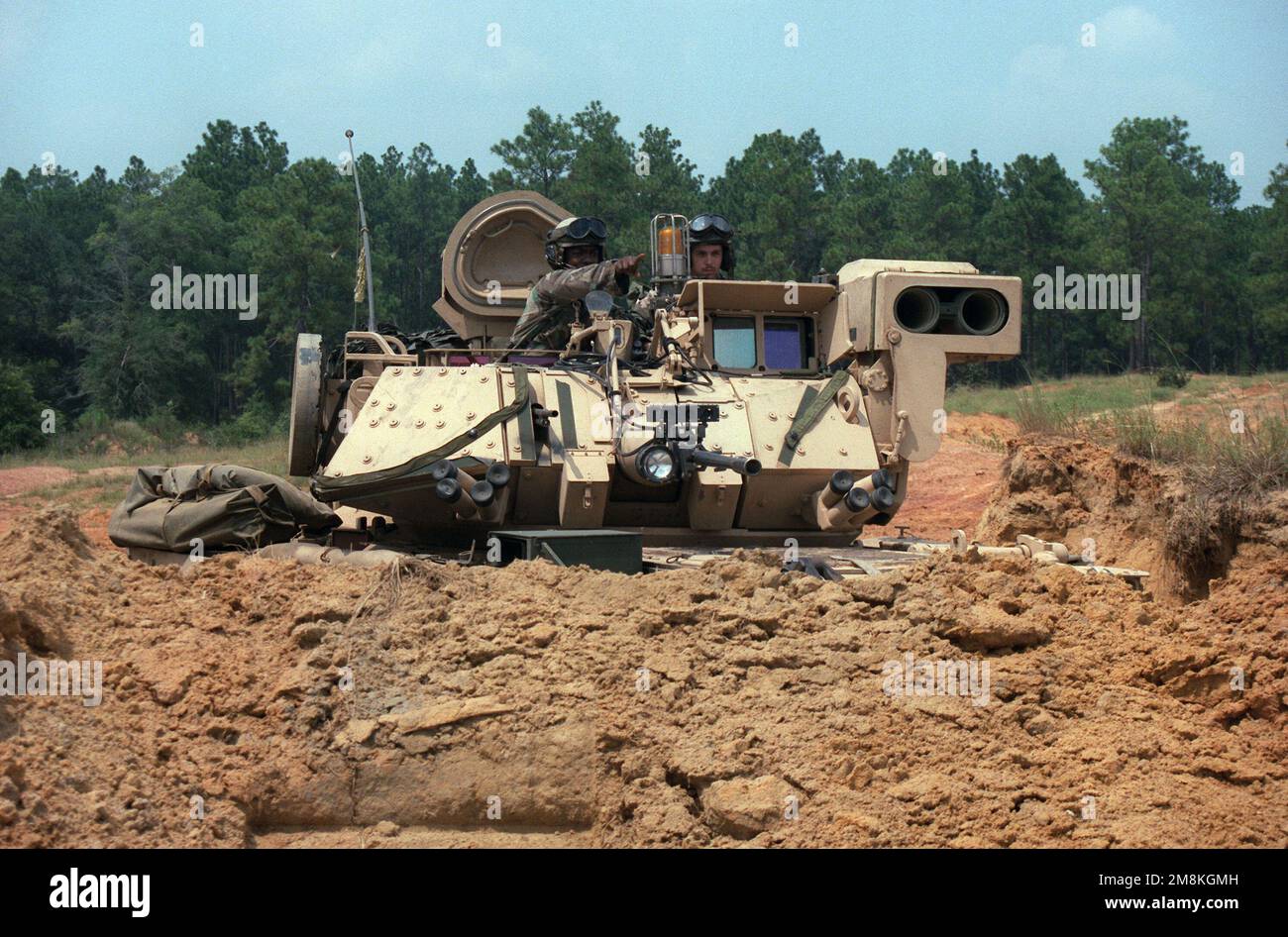 What to do to improve this diorama? Also for the tank. : r/modelmakers