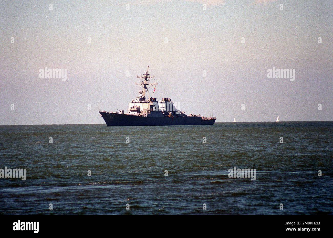 A port bow view of the guided missile destroyer USS RAMAGE (DDG-61 ...