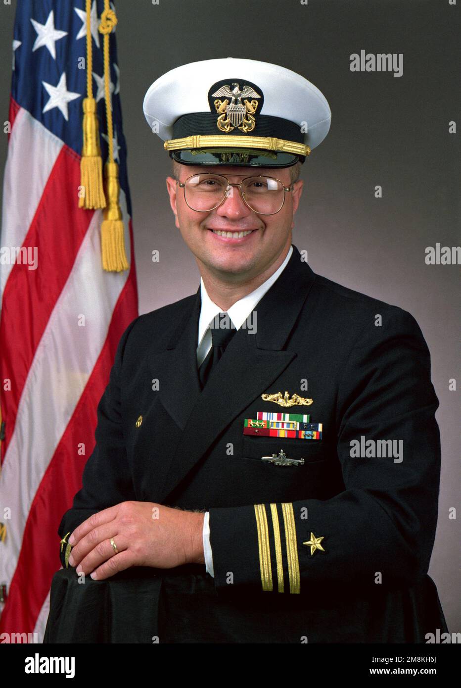 Lieutenant commander hi-res stock photography and images - Alamy