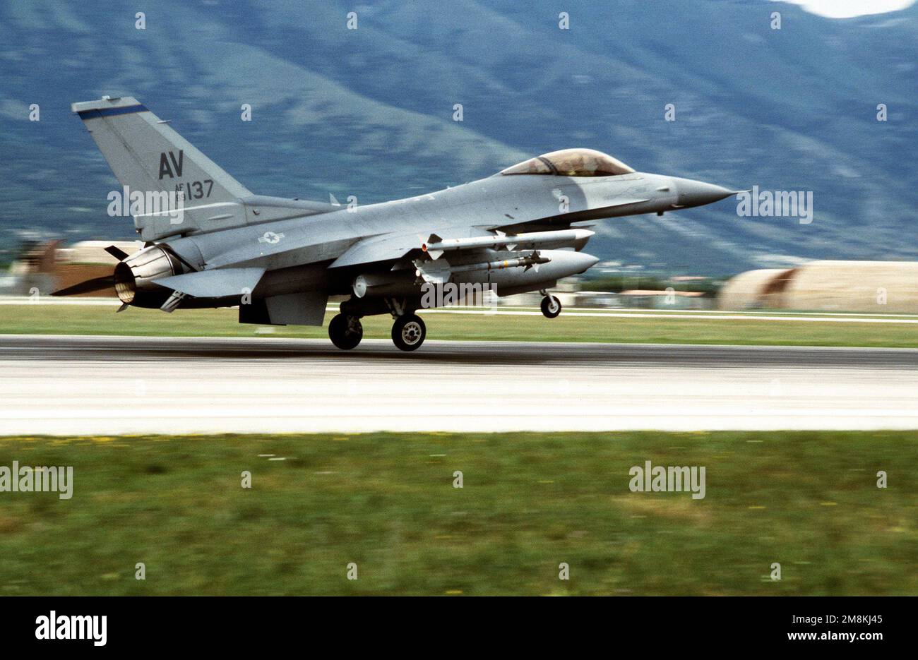 A right side view of a US Air Force F-16C Fighting Falcon aircraft of ...