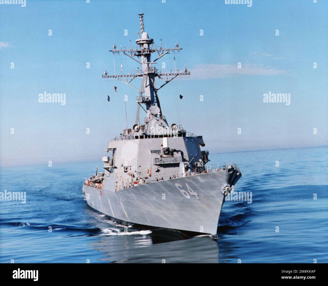 A starboard bow view of the guided missile destroyer USS Carney (DDG ...