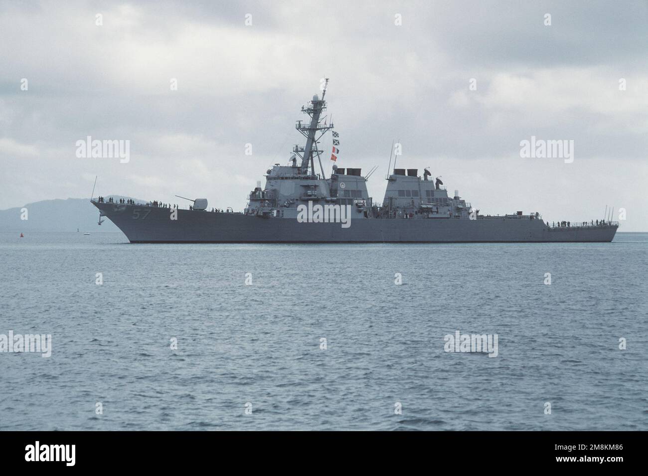 A port side view of the guided missile destroyer USS MITSCHER (DDG-57 ...