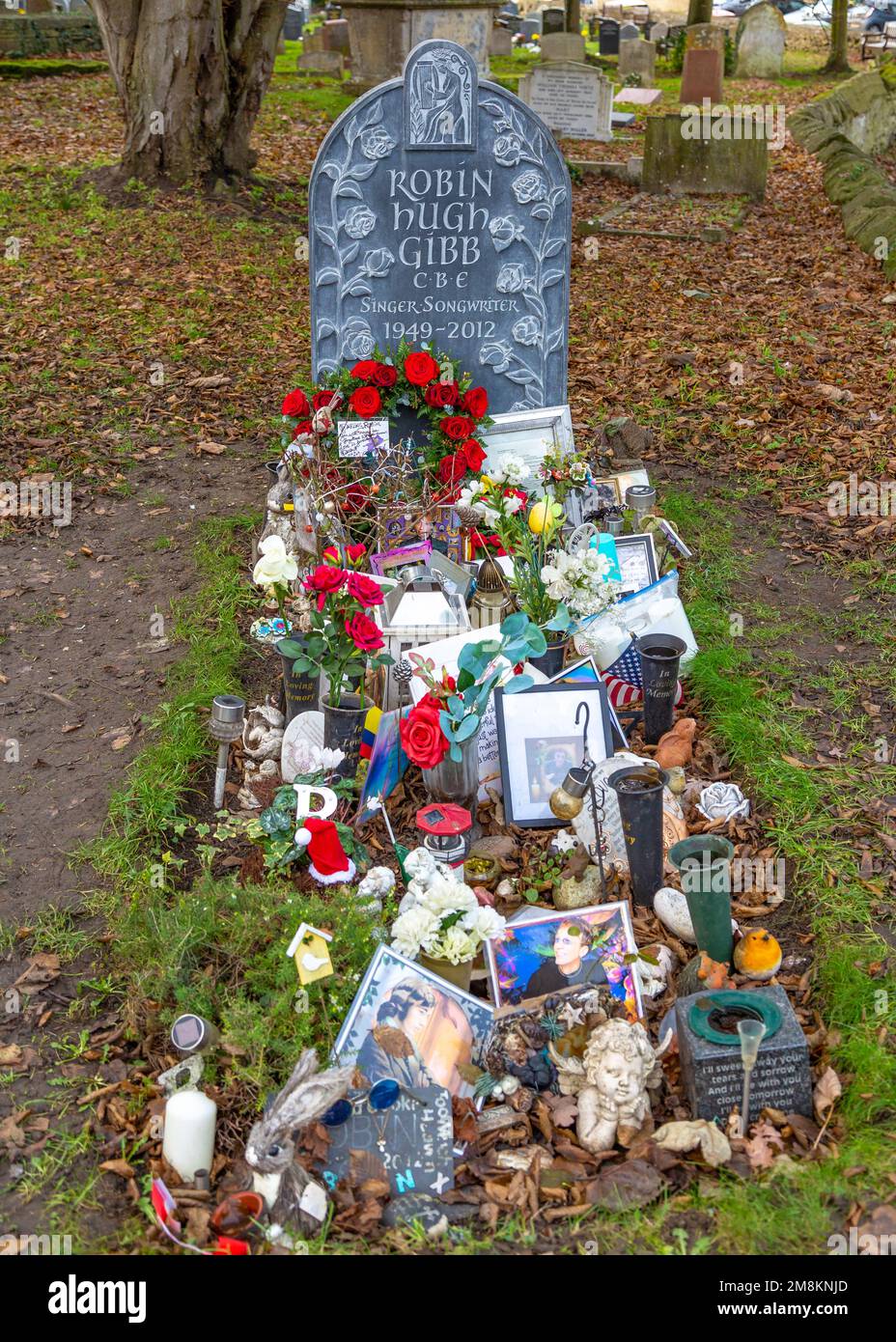 Robin gibb grave hi-res stock photography and images - Alamy