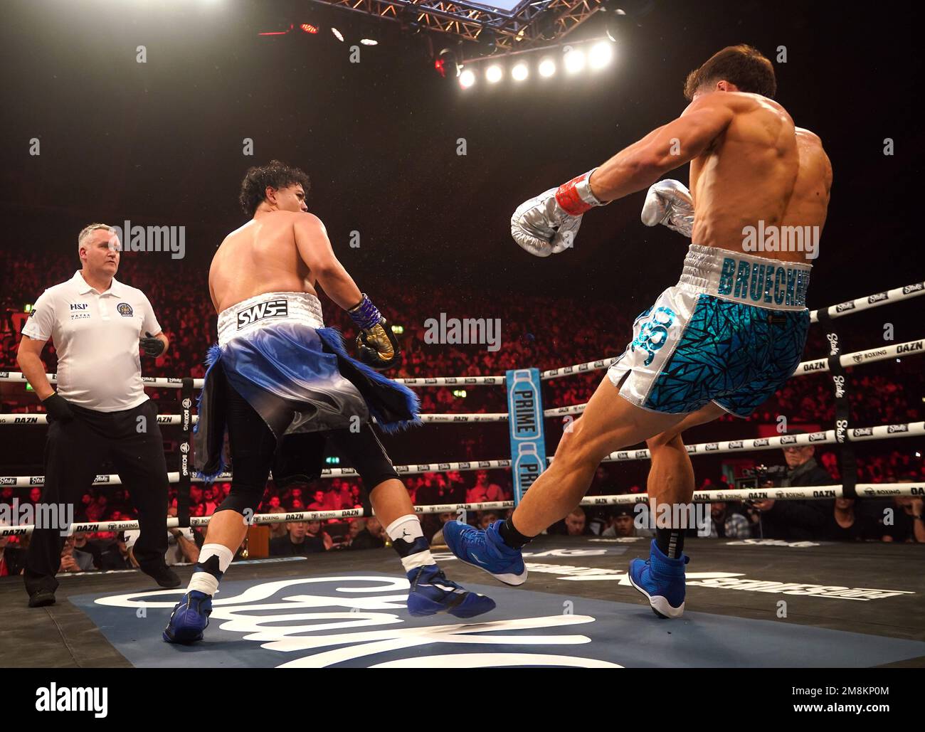 Salt Papi (left) knocks out Josh Brueckner in the cruiserweight bout at ...