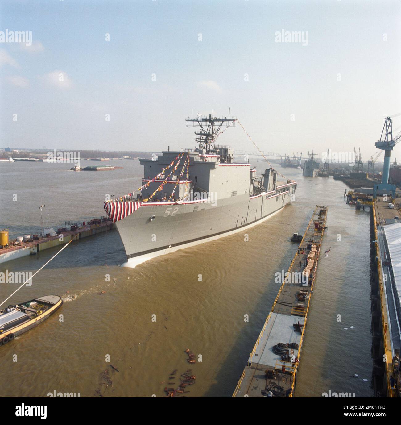 A port bow view of the dock landing ship PEARL HARBOR (LSD-52) being ...