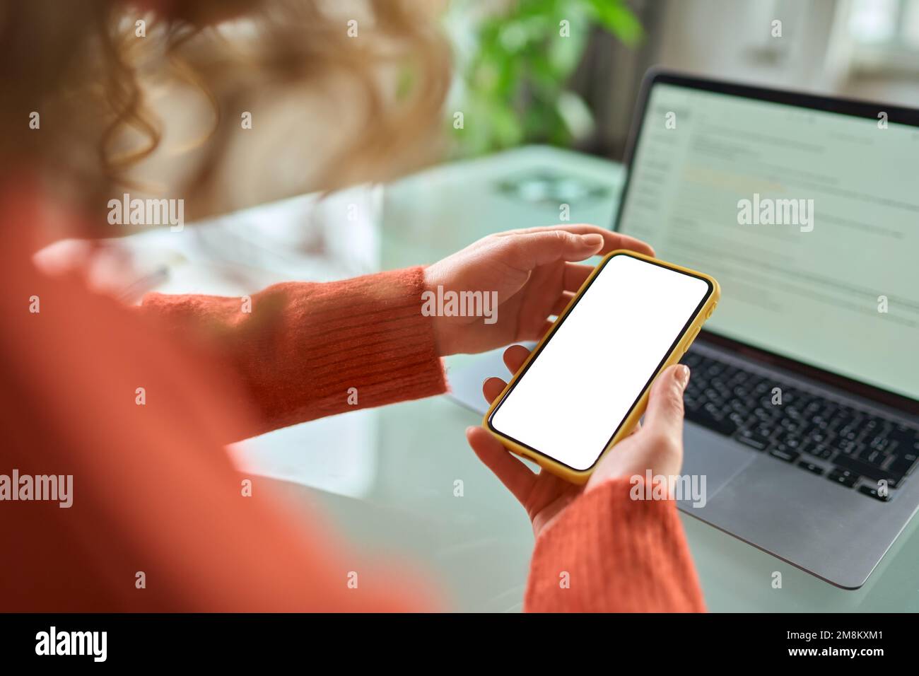 Phone hand woman hi-res stock photography and images - Alamy
