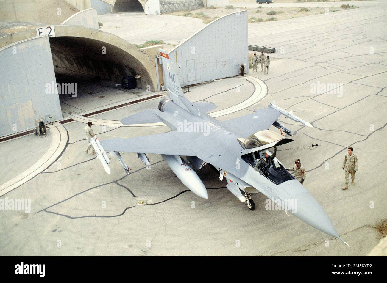 An F-16C Fighting Falcon aircraft from 389th Fighter Squadron, Mountain ...