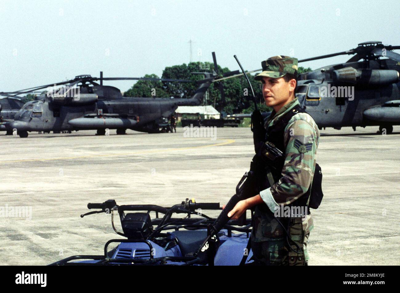 US Air Force SENIOR AIRMAN Don Chris, a Law Enforcement specialist from ...