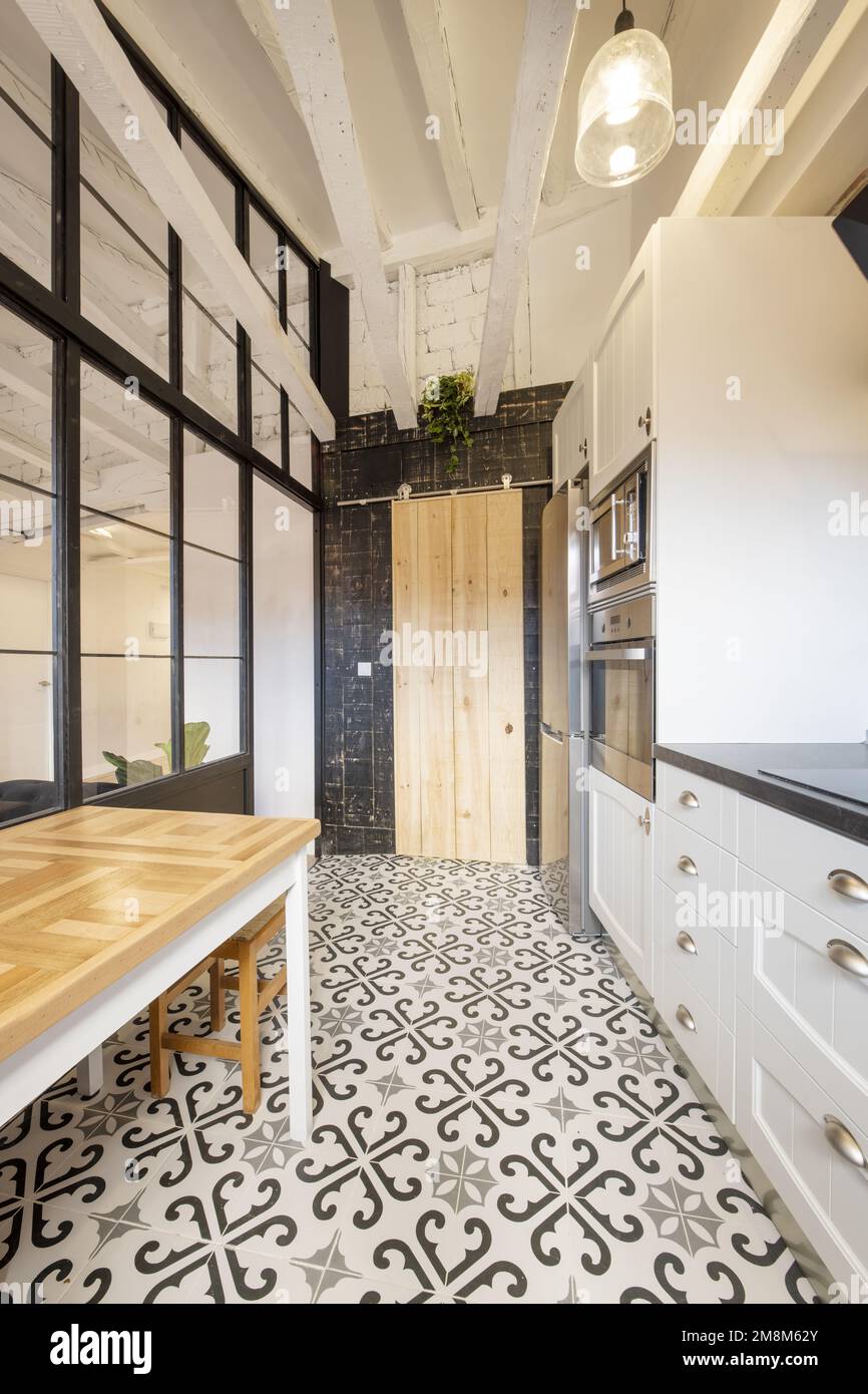 Apartment kitchen partition hi-res stock photography and images - Alamy