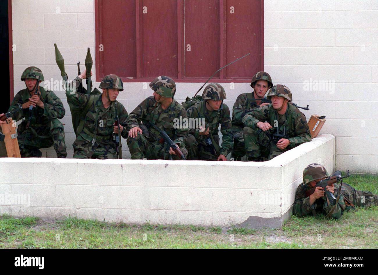 Ser individual hi-res stock photography and images - Alamy