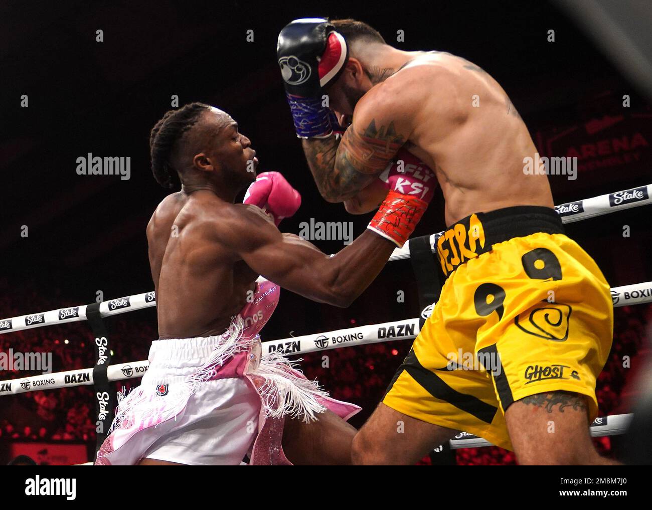 Ksi v faze temperrr fight london hi-res stock photography and images ...